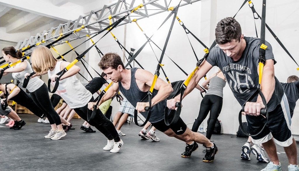 TRX, un entraînement par suspension avec poids du corps - Studio sport ... TRX, un entraînement par suspension avec poids du corps - Studio sport ...